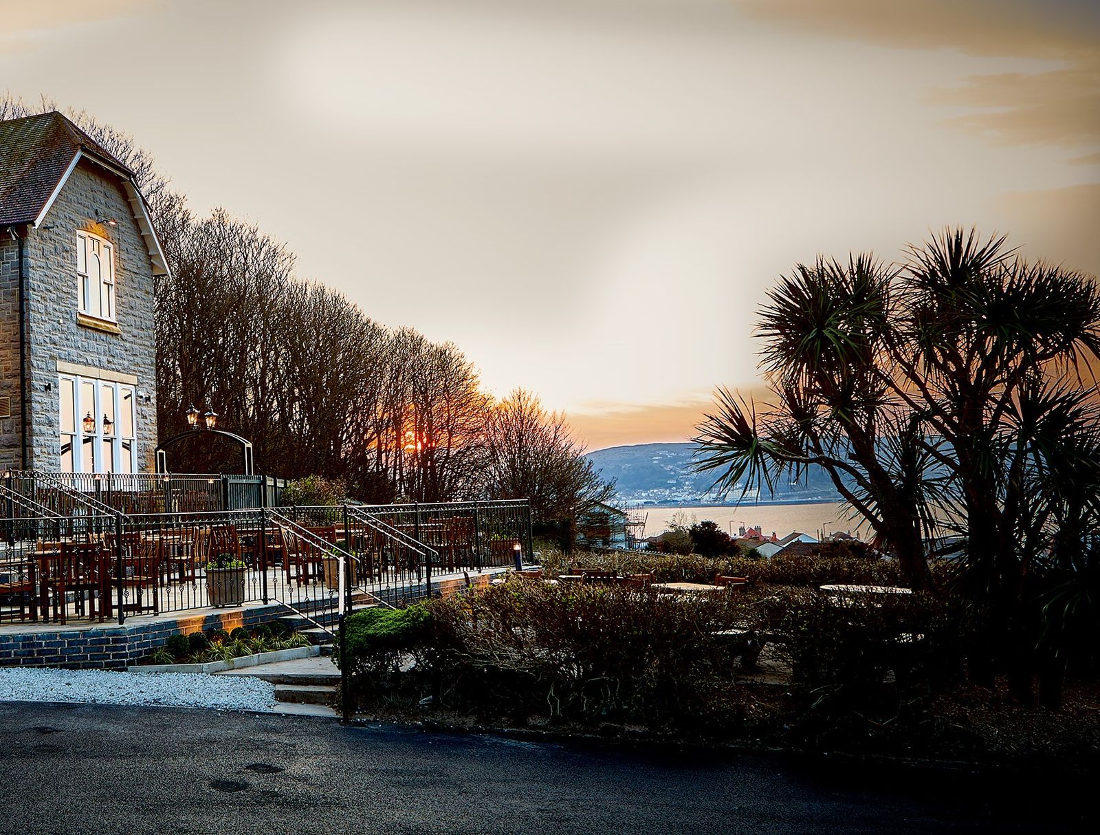 Craigside Manor Llandudno Hotel & Pub with Seaside Views